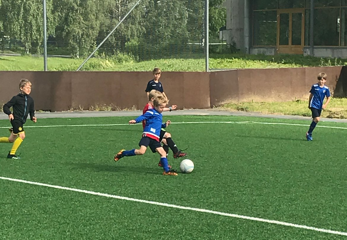 Sommerens happening: Stabæk Fotball inviterer til fotballskoler / Stabæk